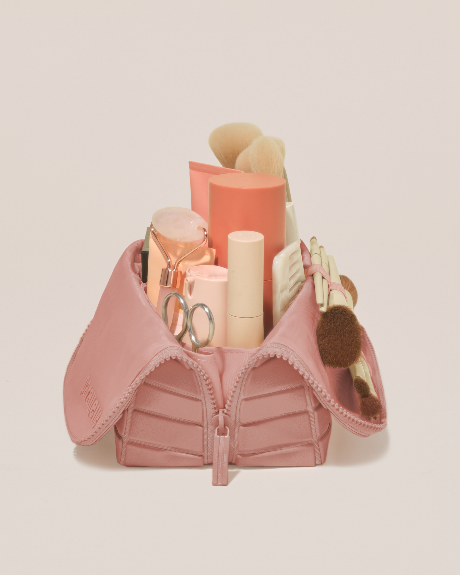 The Medium Blush Traveller - Fold-Down Makeup Bag | Parallelle